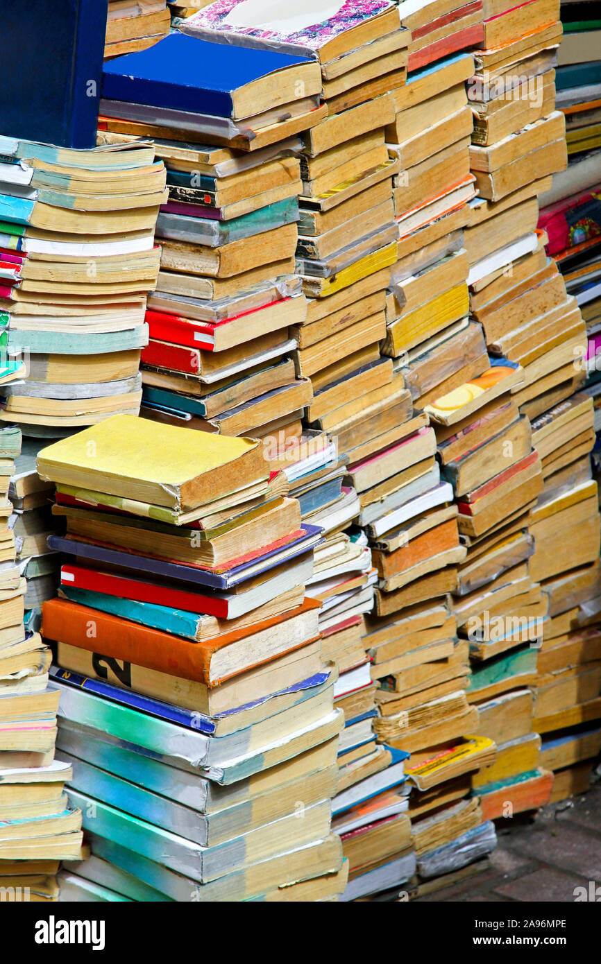 Recycled books hi-res stock photography and images - Alamy