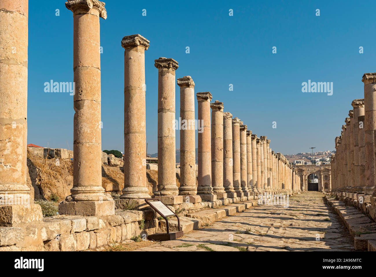 North end of Cardo Maximus street, Jerash, Jordan Stock Photo - Alamy