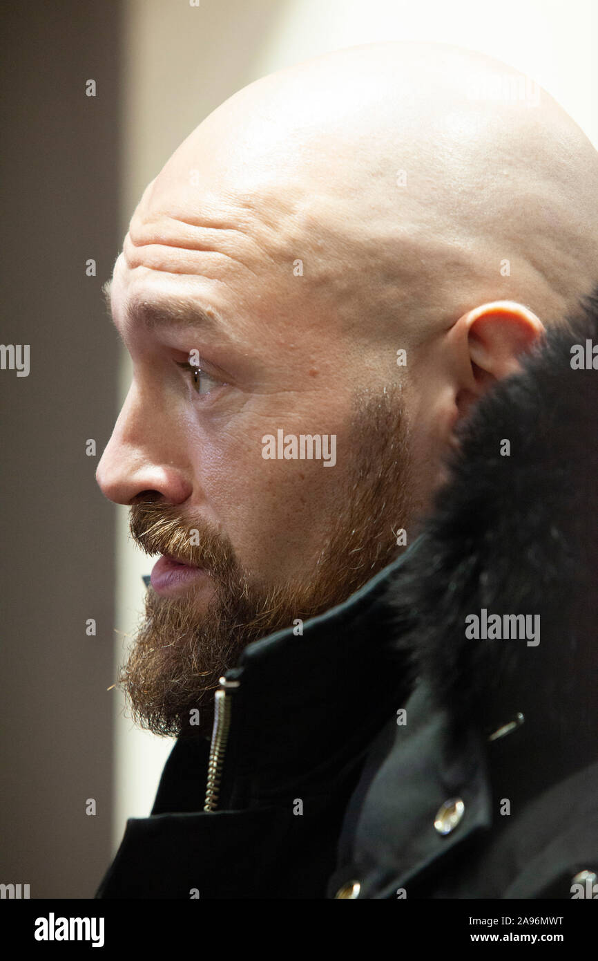 Boxer Tyson Fury delighted hundreds of fans by posing for photos and ...