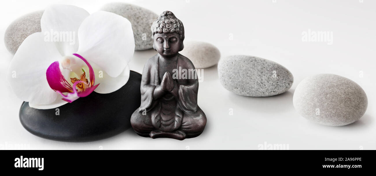 Zen stone and orchid flowers hi-res stock photography and images - Alamy