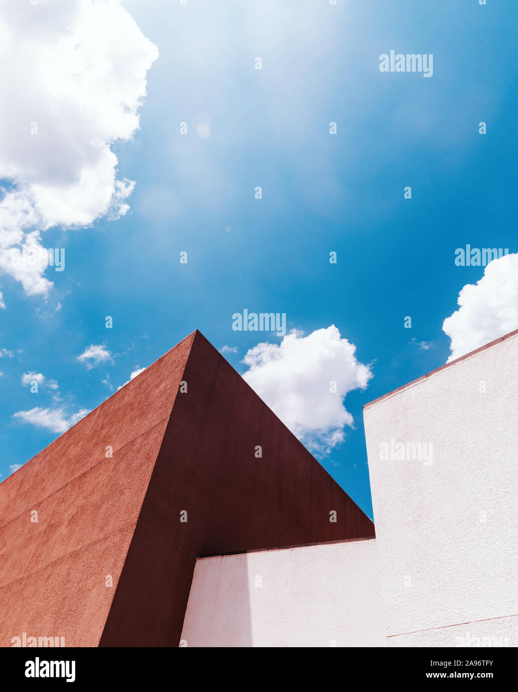 Angles structure architecture hi-res stock photography and images - Alamy