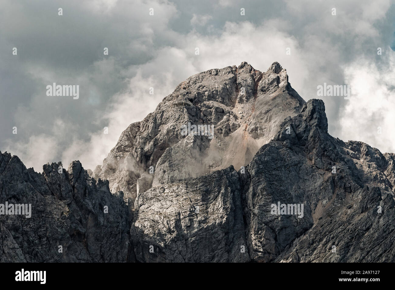 Mighty mountain hi-res stock photography and images - Alamy