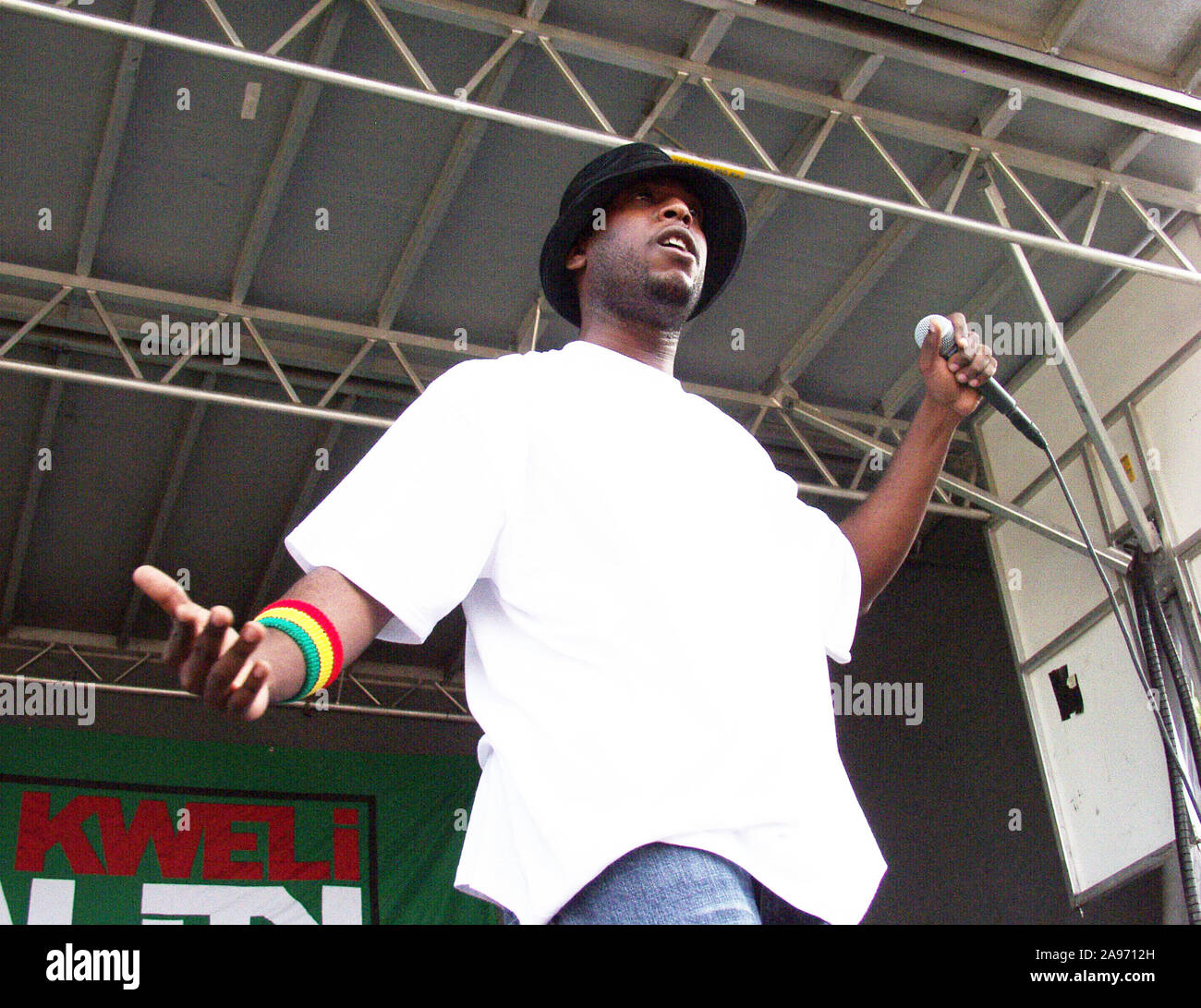 Talib kweli 2002 hi-res stock photography and images - Alamy