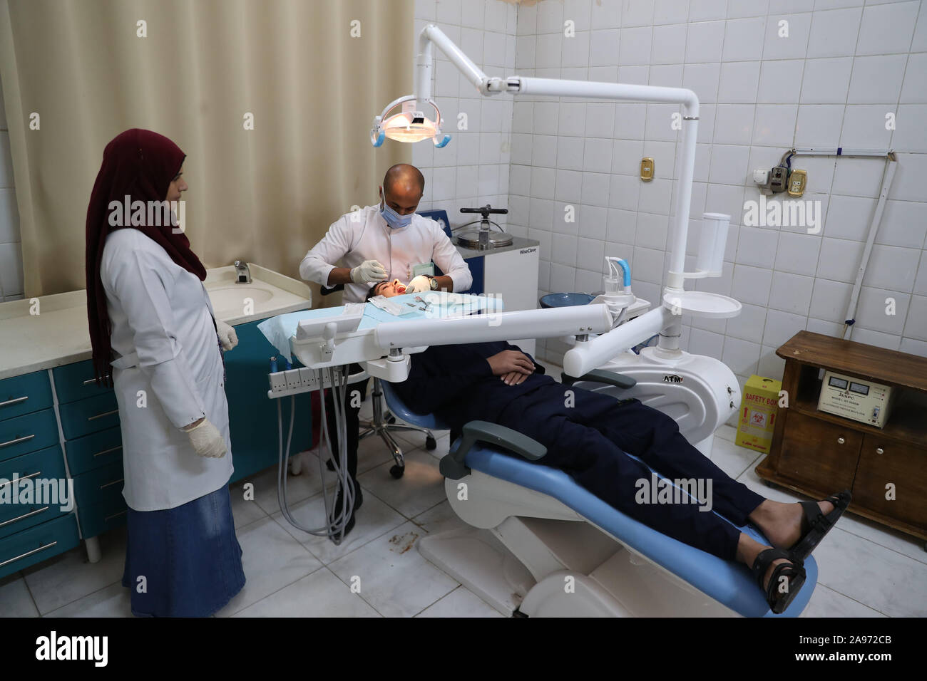 Cairo, Egypt. 11th Nov, 2019. A prisoner undergoes a health check in ...