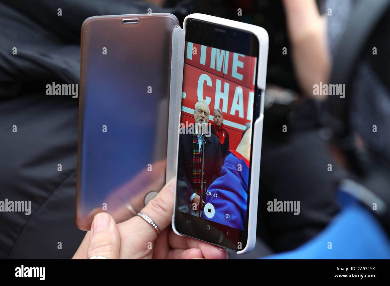 Being filmed on a mobile phone hi-res stock photography and images - Alamy