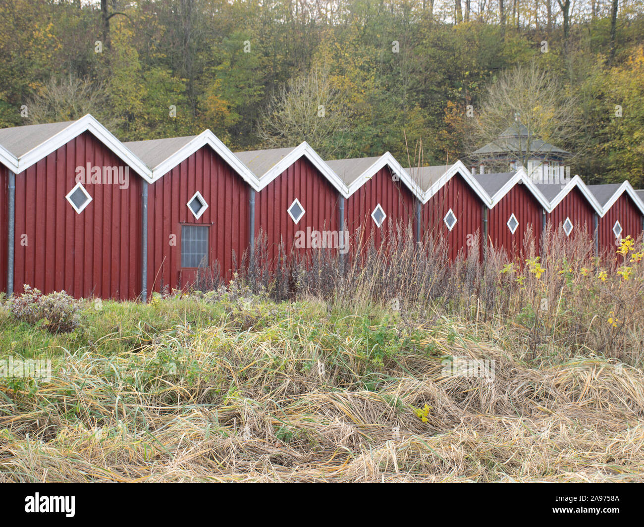 Red boat house hi-res stock photography and images - Alamy