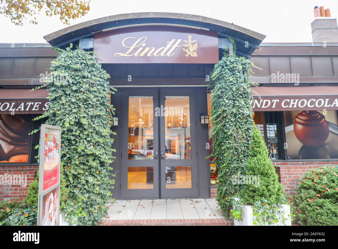 Lindt logo hi-res stock photography and images - Alamy