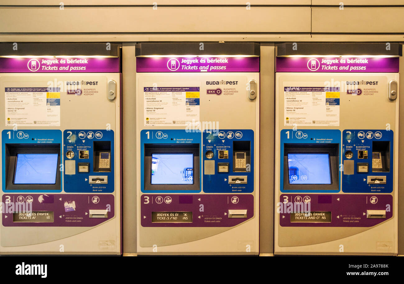 Modern metro kiosk hi-res stock photography and images - Alamy