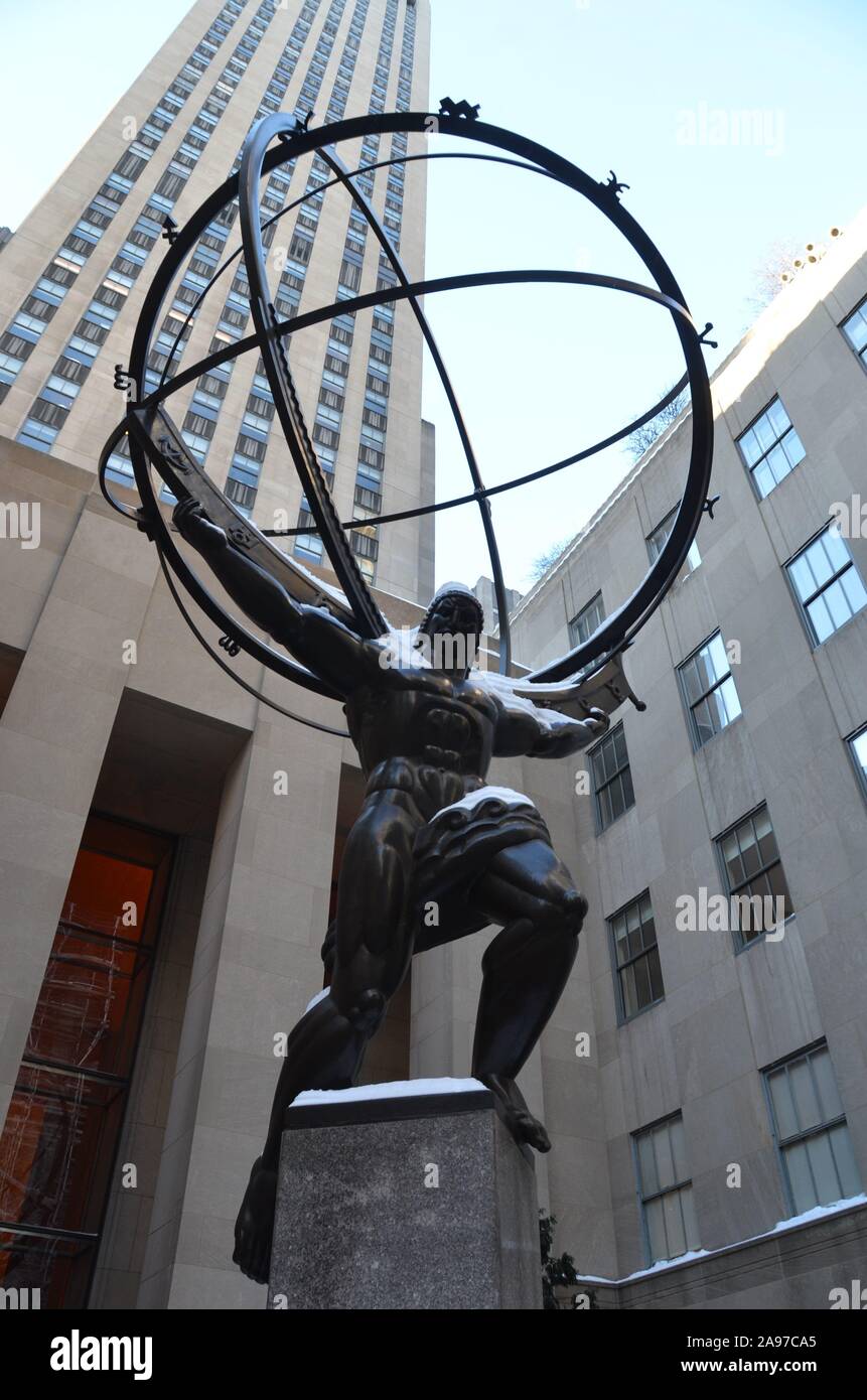 Atlas, Rockefeller Center, Manhattan, NYC, USA Stock Photo - Alamy