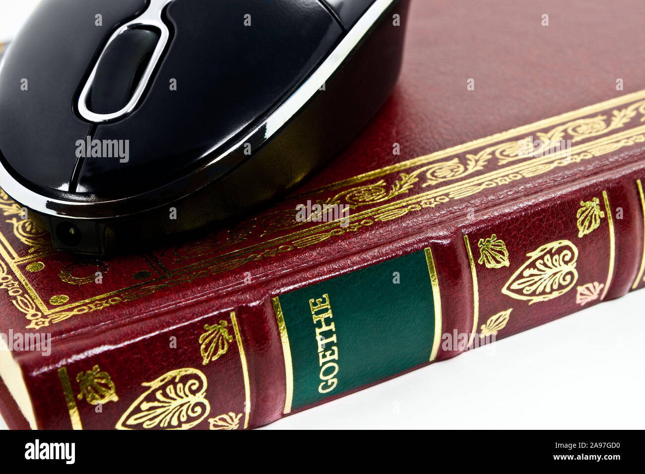 Old book mouse hi-res stock photography and images - Alamy
