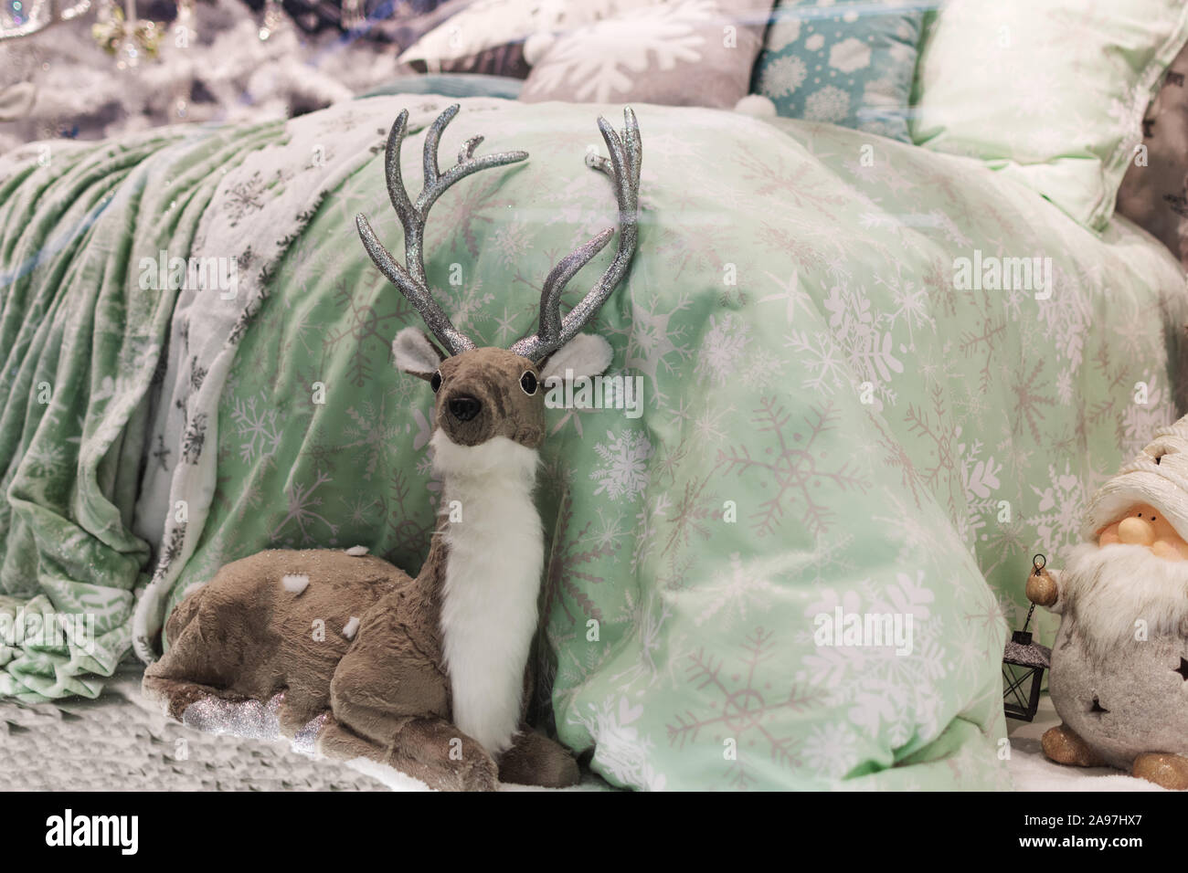 Fluffy deer hi-res stock photography and images - Alamy