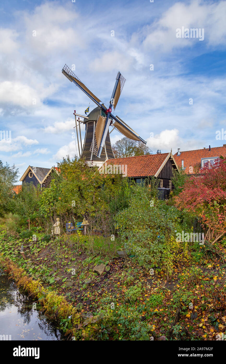 Windmill De Fortuin in Hattem, Overijssel in the Netherlands Stock ...