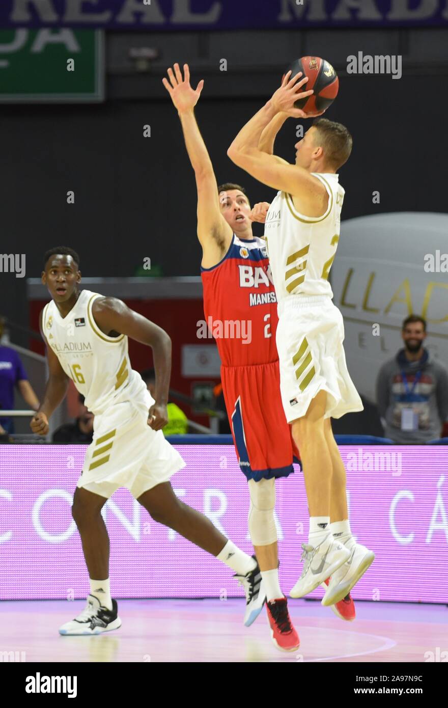 Real madrid basketball team hi-res stock photography and images - Alamy
