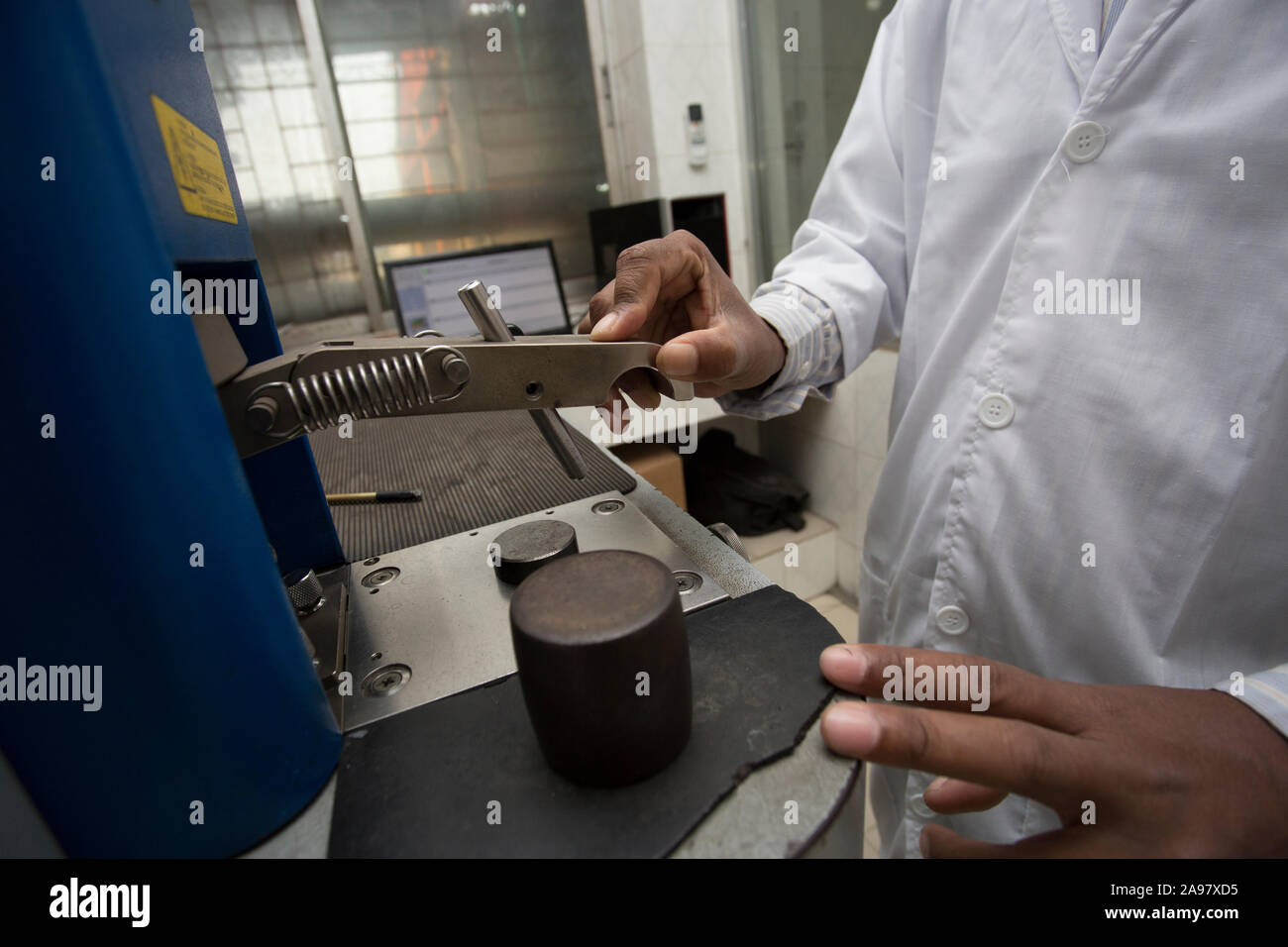 Ultimate analysis hi-res stock photography and images - Alamy