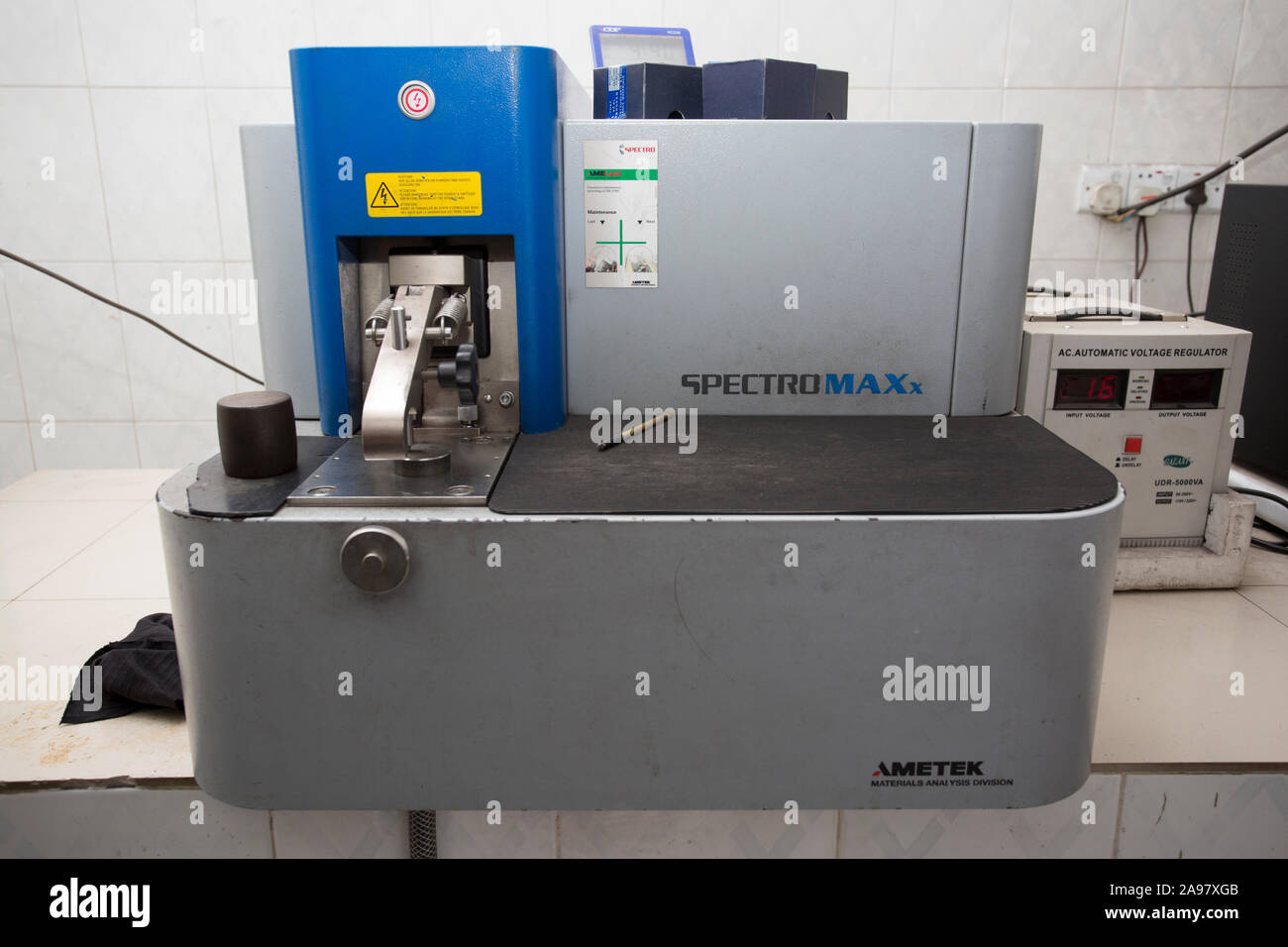 Spectrometers hi-res stock photography and images - Alamy