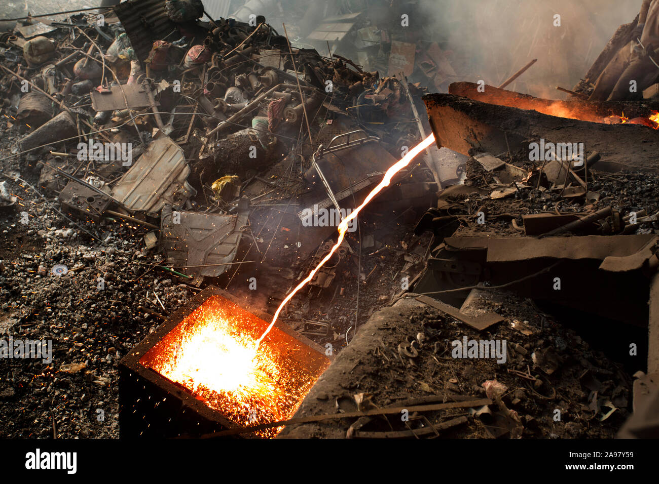 Molten steel rods hi-res stock photography and images - Alamy