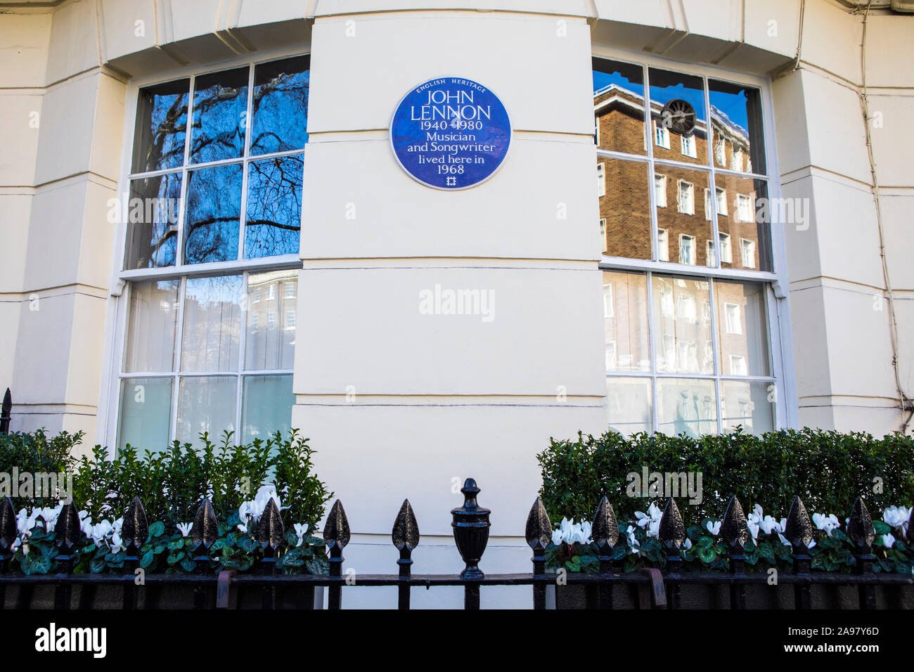 London, UK - February 26th 2019: A blue plaque on Montagu Square in ...