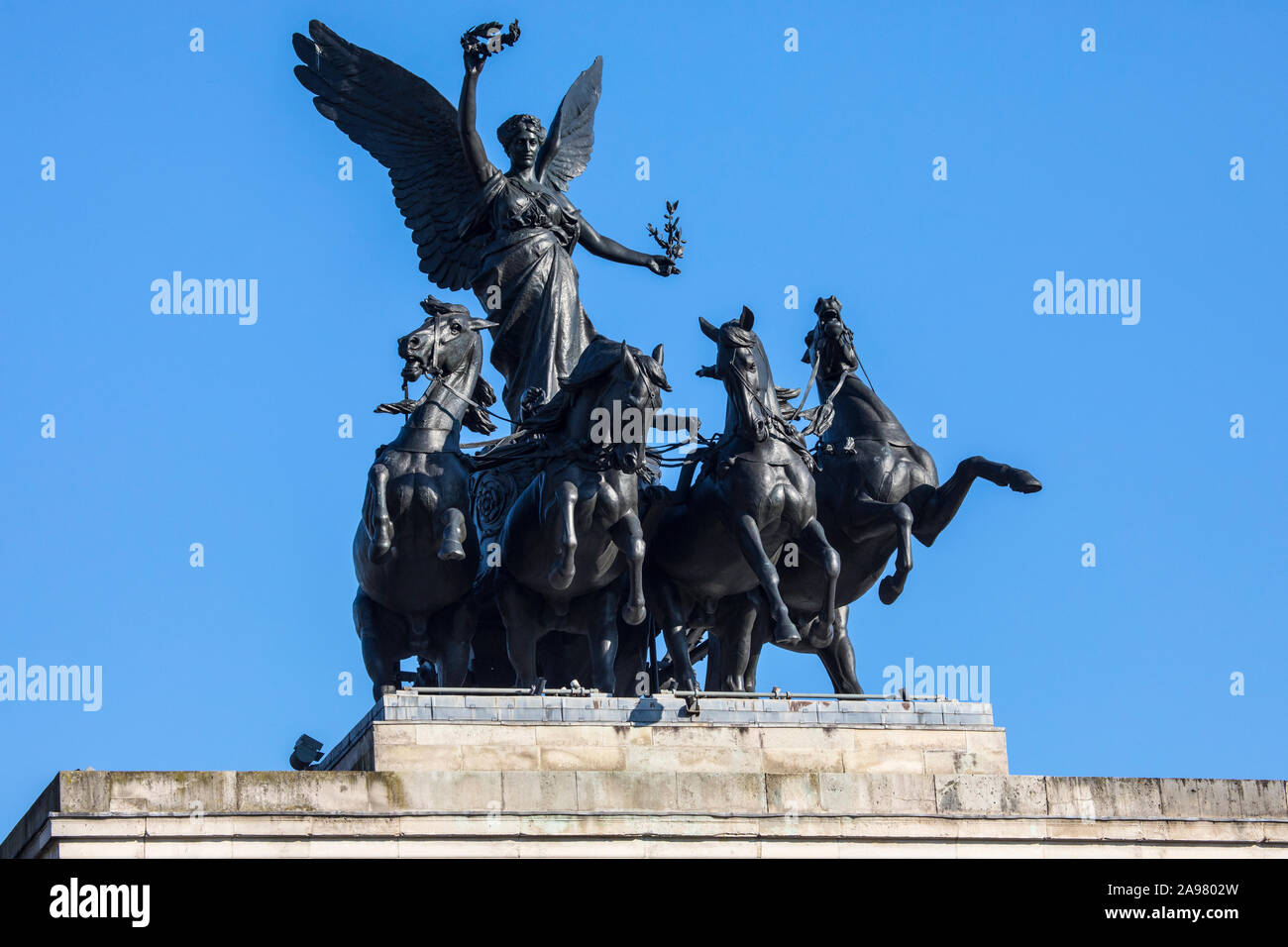 Statue angel chariot hi-res stock photography and images - Alamy