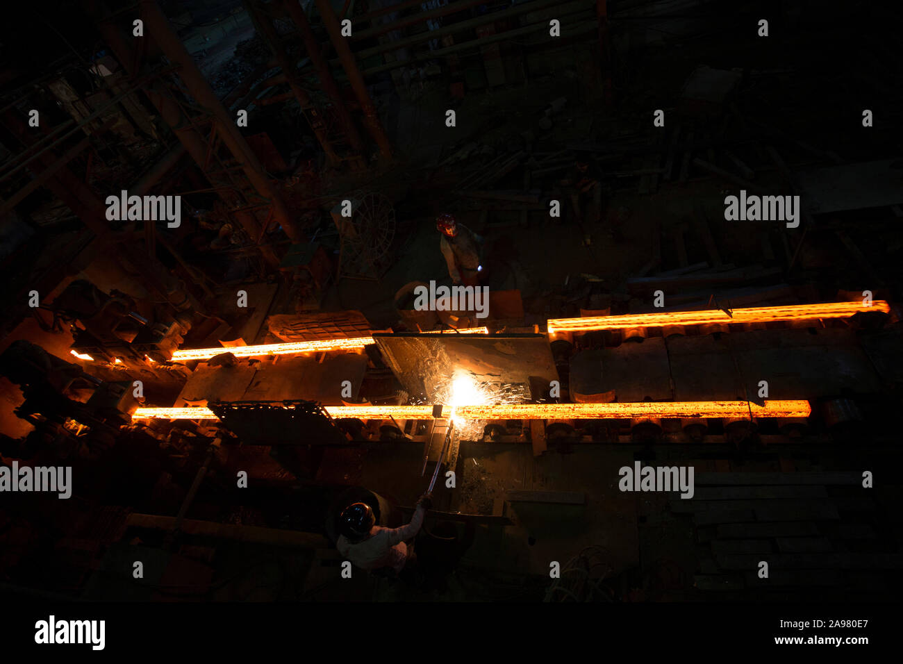 Molten steel rods hi-res stock photography and images - Alamy