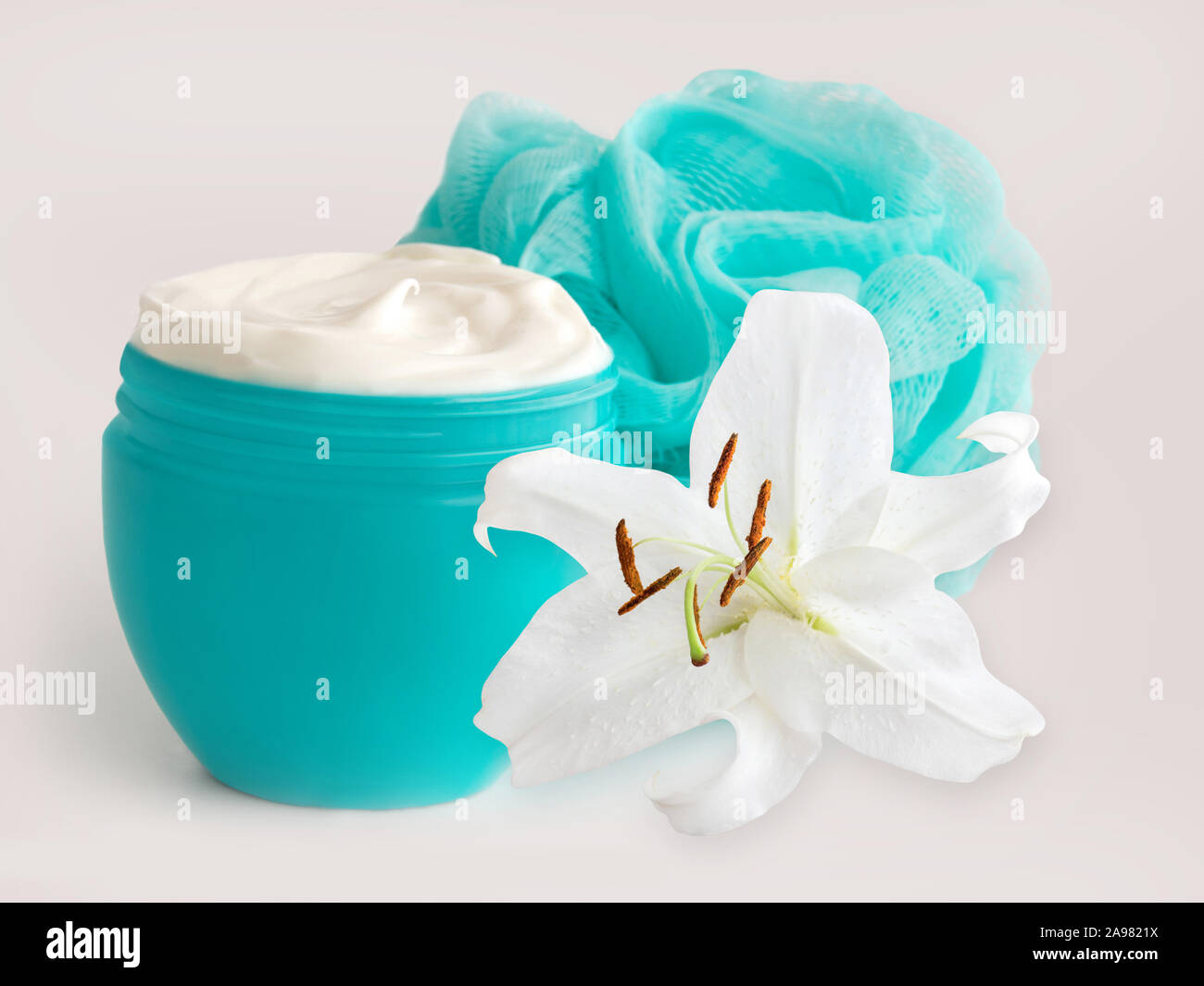 White lily spa massage hi-res stock photography and images - Alamy