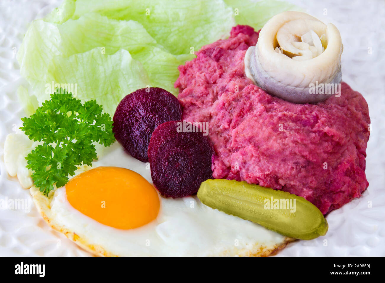 Beetroot fried egg hi-res stock photography and images - Alamy