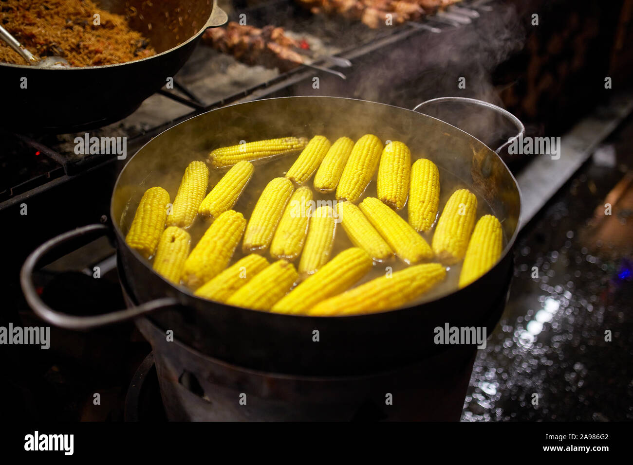 Roasted corn food booth hi-res stock photography and images - Alamy
