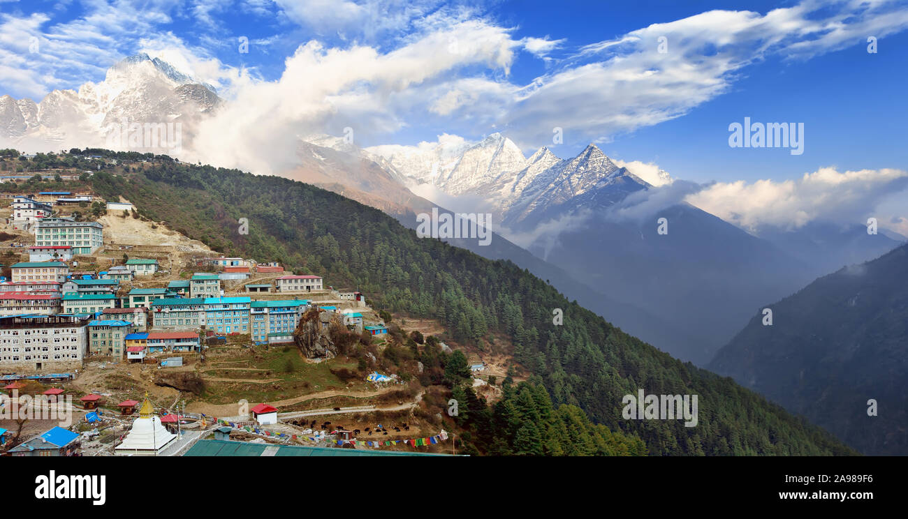 Alpine scenery in the Himalaya, Nepal Stock Photo - Alamy