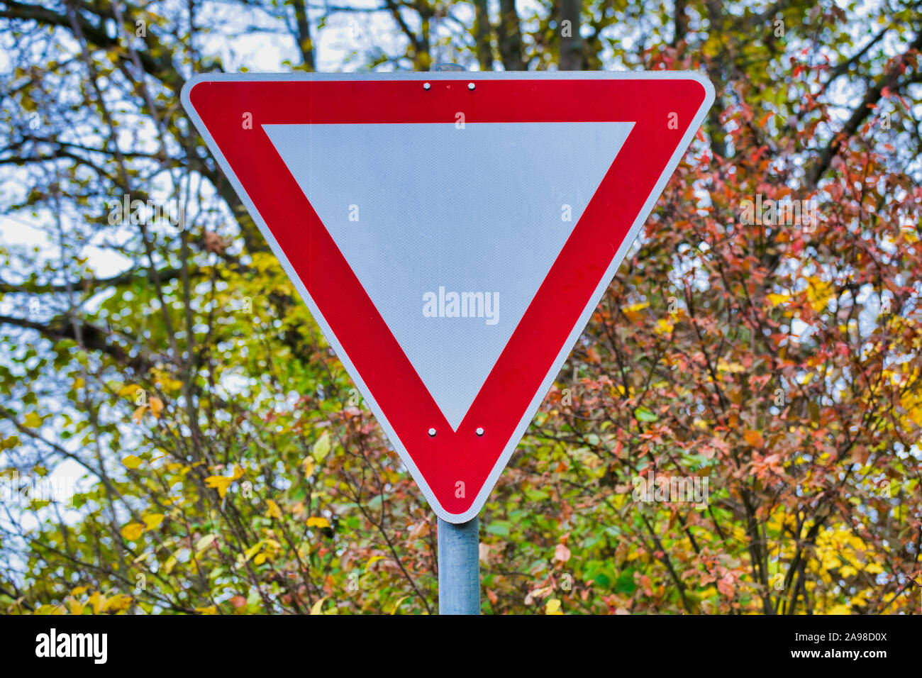 Priority traffic sign hi-res stock photography and images - Alamy