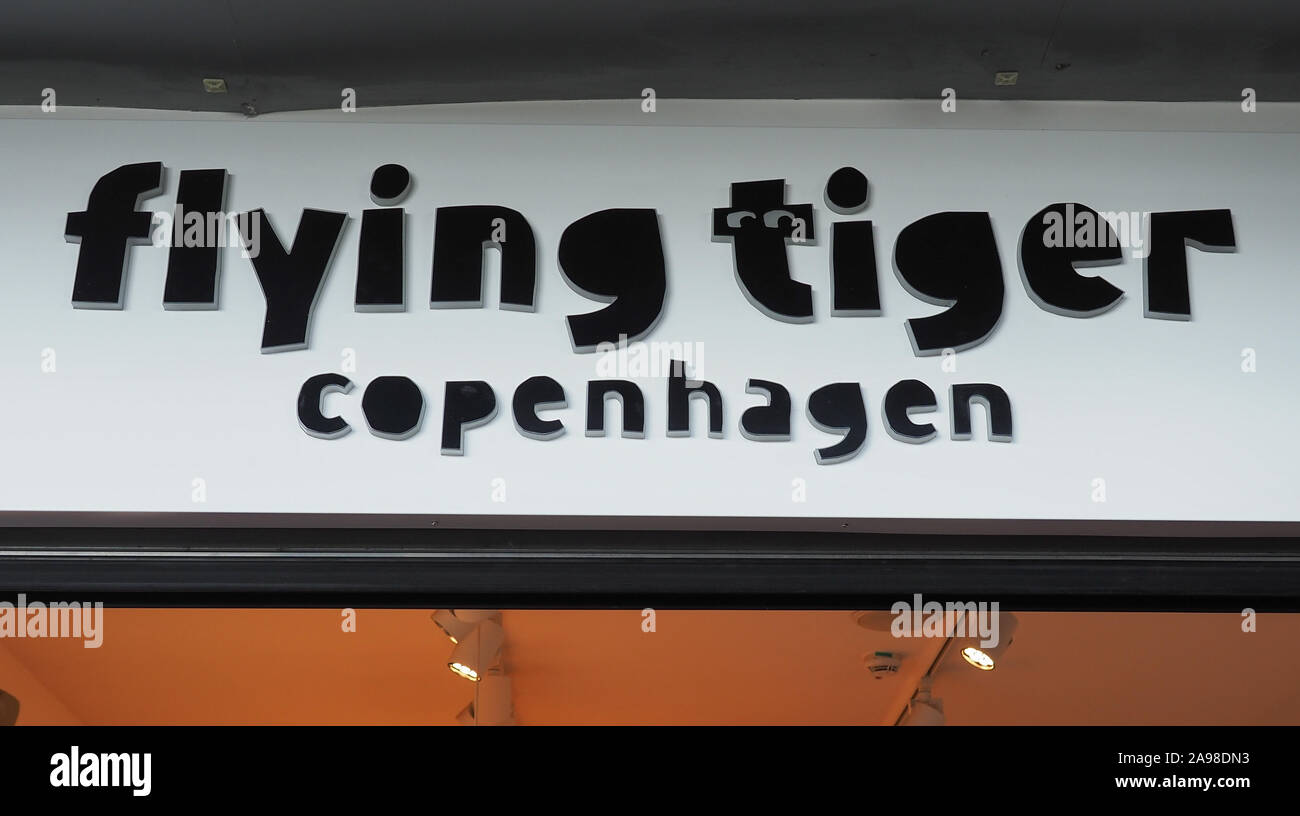 Flying tiger sign hi-res stock photography and images - Alamy