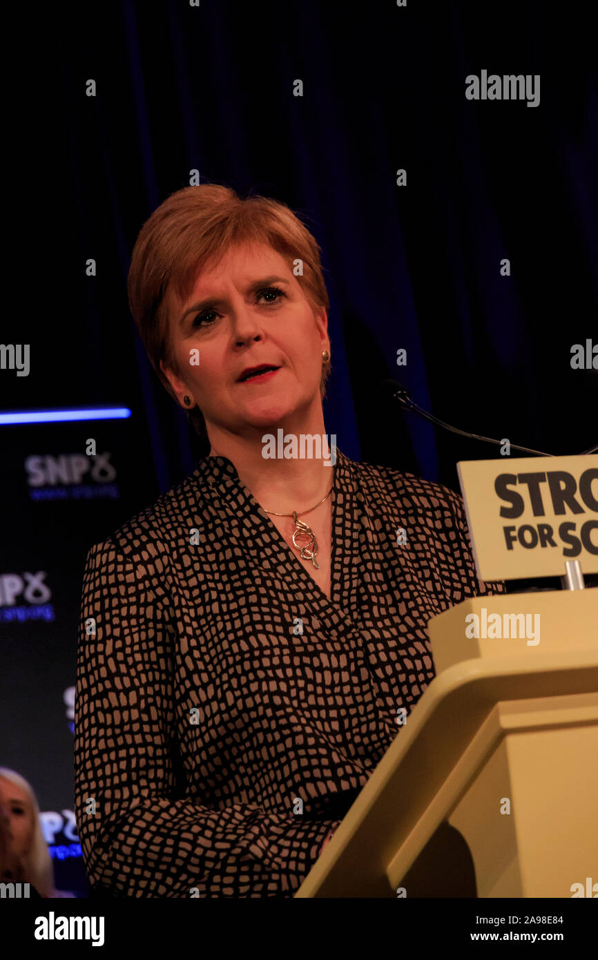 David cameron nicola sturgeon hi-res stock photography and images - Alamy