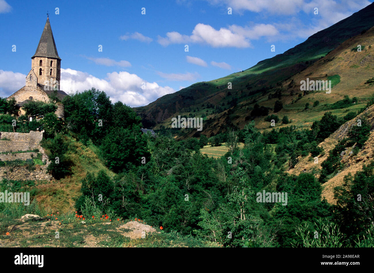 Mountainside church hi-res stock photography and images - Alamy
