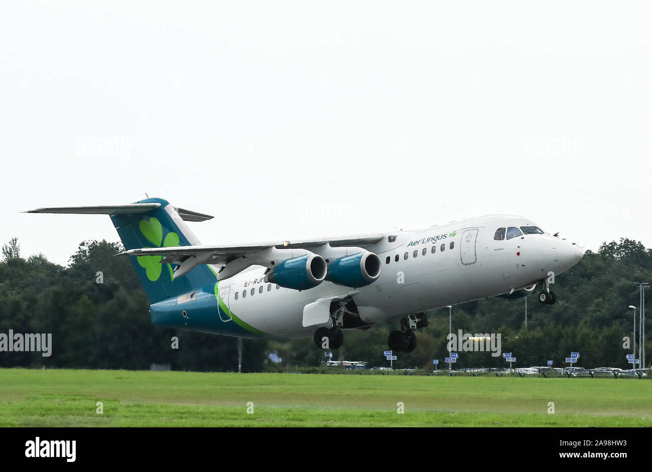 Landings and take offs Stock Photo - Alamy