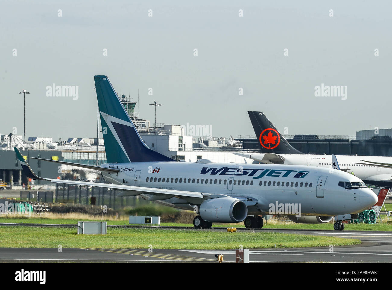 Landings and take offs Stock Photo - Alamy