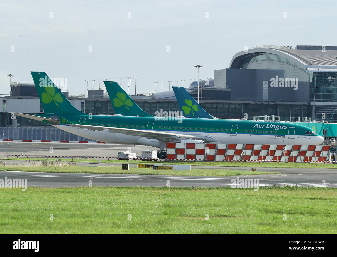 Landings and take offs Stock Photo - Alamy