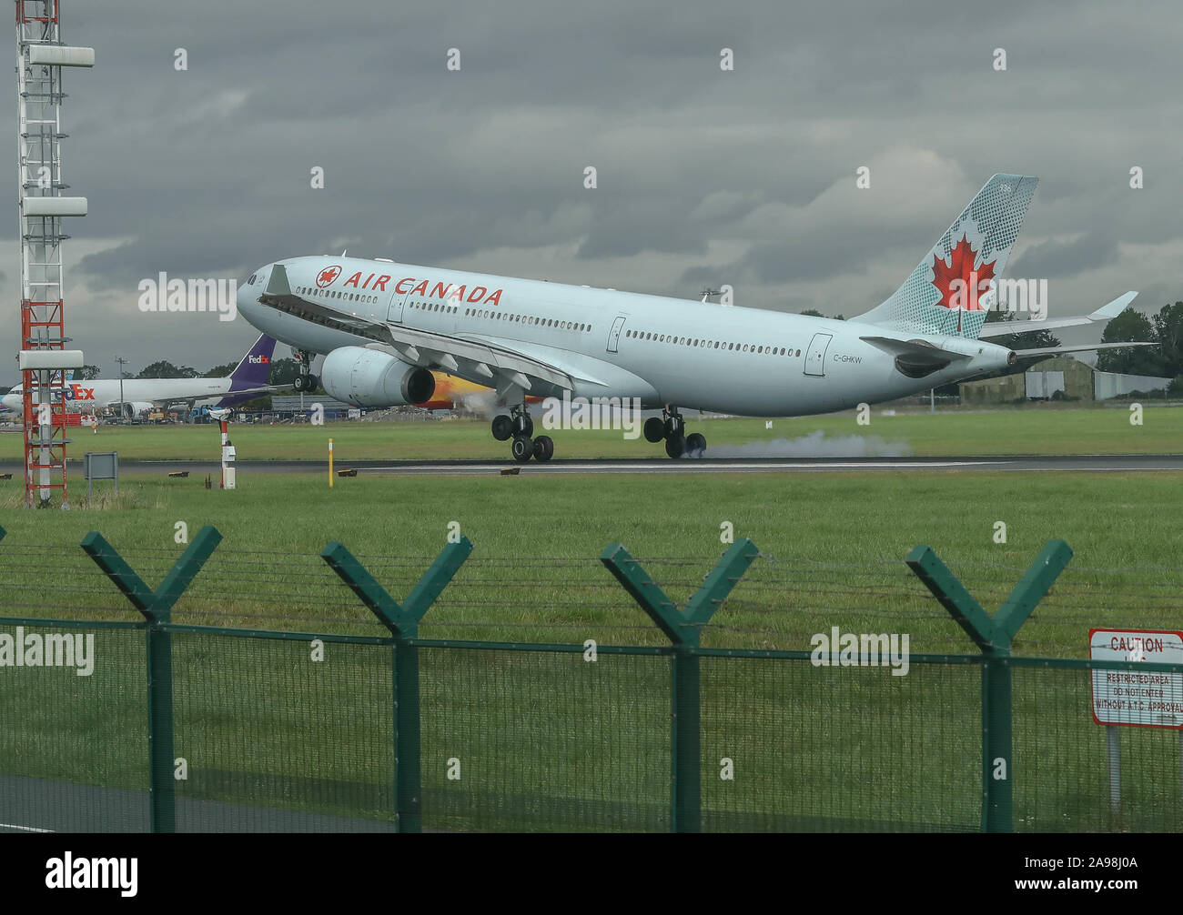 Landings and take offs Stock Photo - Alamy