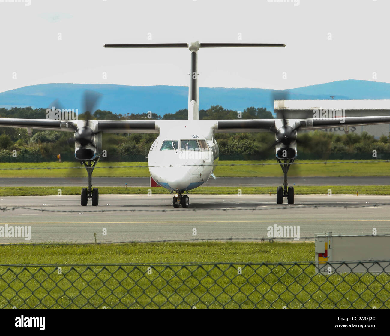 Landings and take offs Stock Photo - Alamy