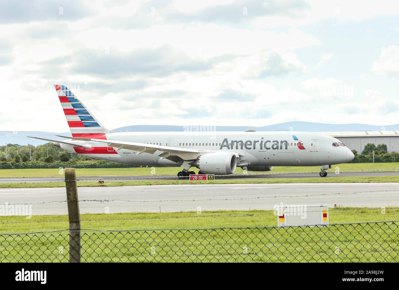 Landings and take offs Stock Photo - Alamy