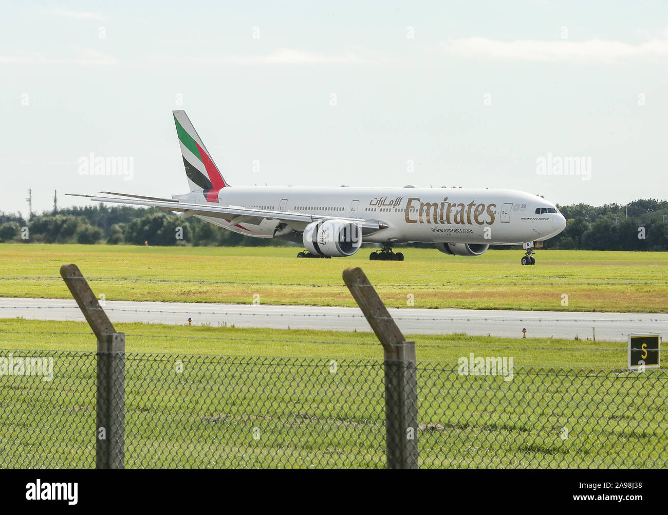Landings and take offs Stock Photo - Alamy