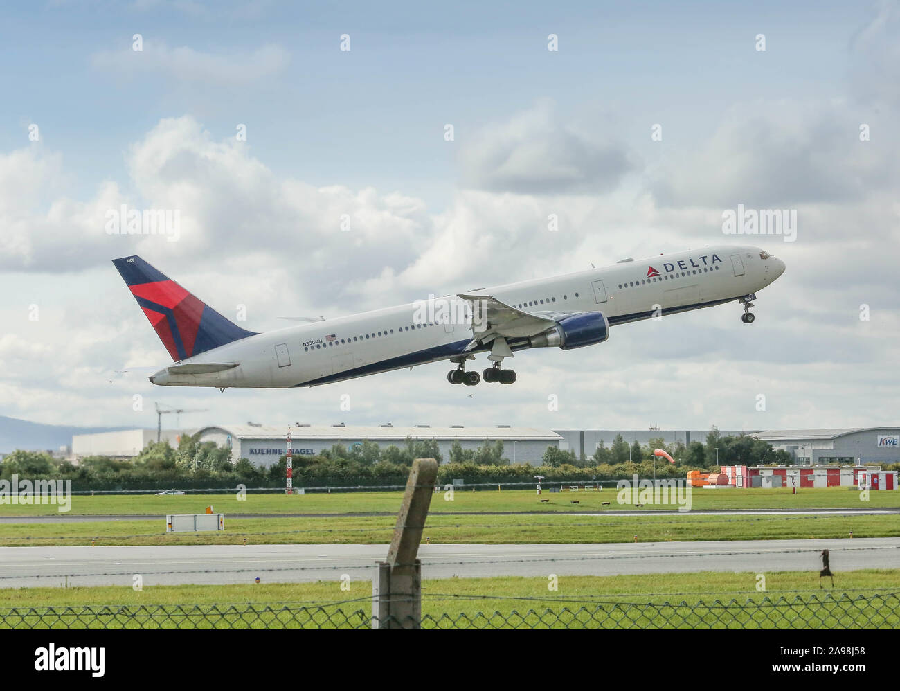 Landings and take offs Stock Photo - Alamy