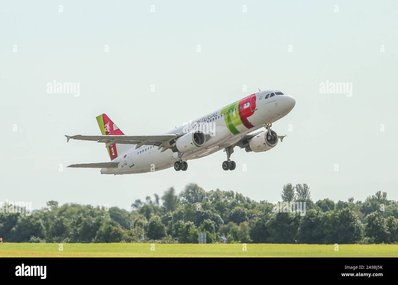 Landings and take offs Stock Photo - Alamy
