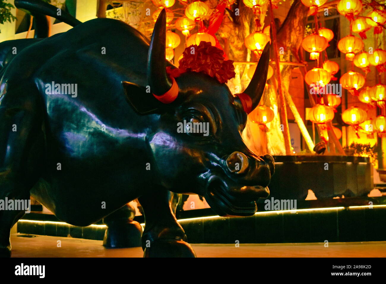 Charging bull wall street hi-res stock photography and images - Alamy