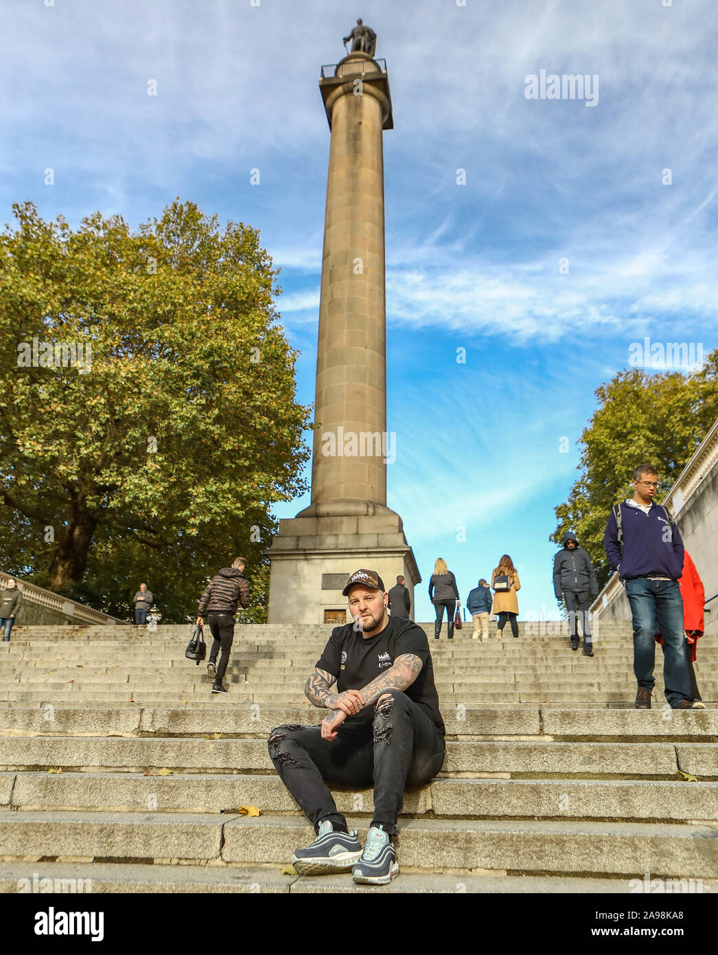 Trafalgar square police box hi-res stock photography and images - Alamy