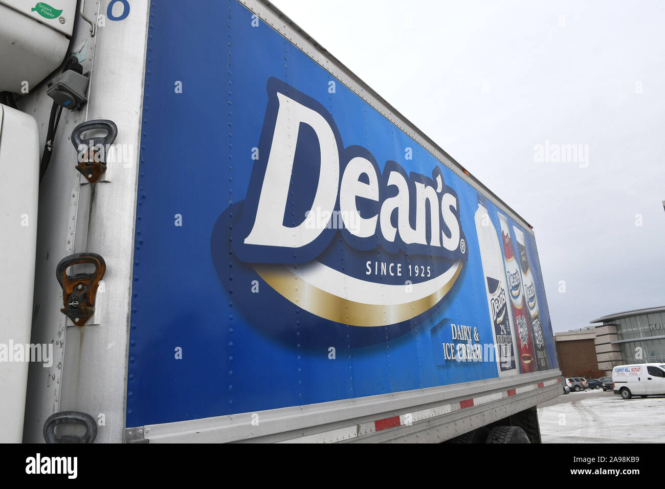 Greendale, Wisconsin, USA. 13th Nov, 2019. A Dean Food Co. dairy ...