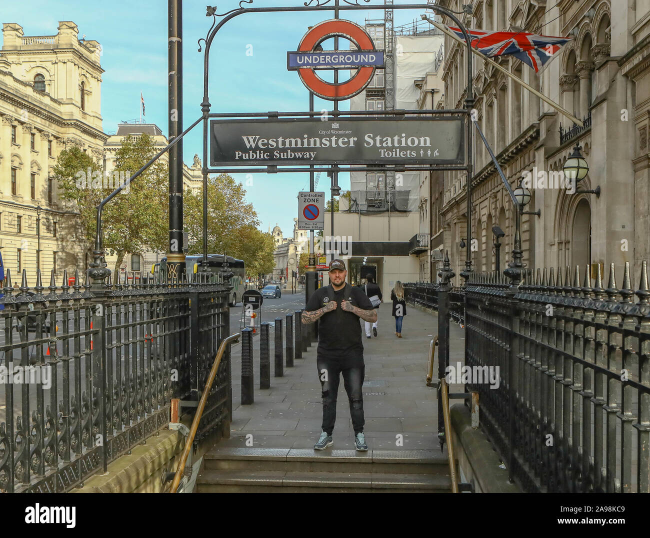 Trafalgar square police box hi-res stock photography and images - Alamy