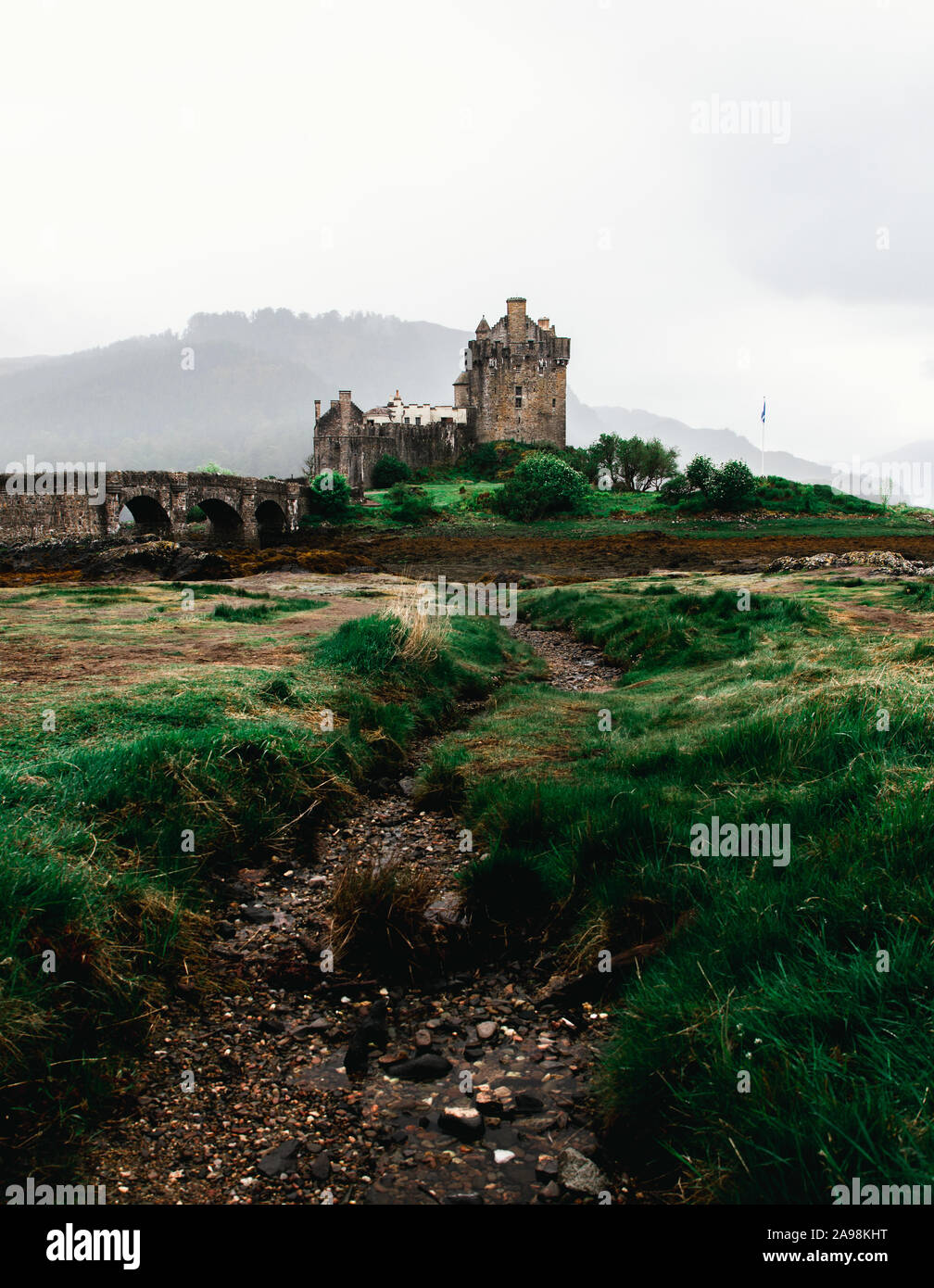 Eliean donan castle hi-res stock photography and images - Alamy