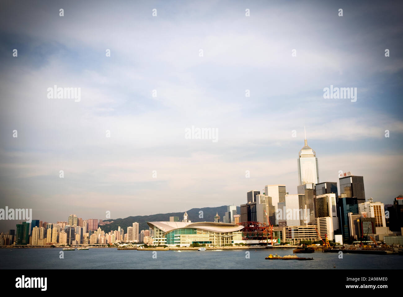 Harbor harbour city ocean hi-res stock photography and images - Alamy