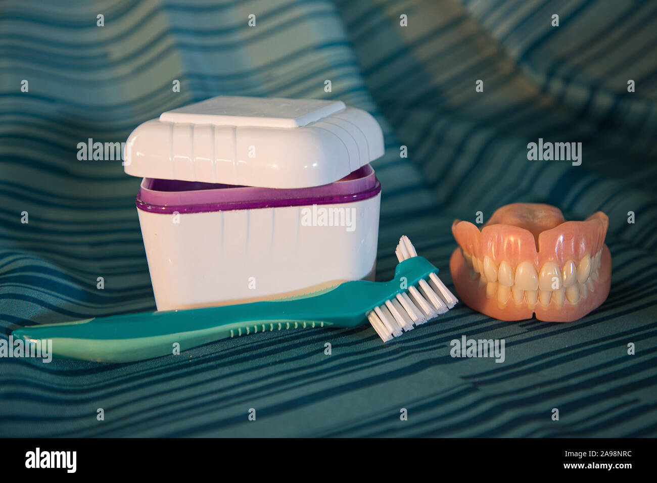 Teeth soaker hi-res stock photography and images - Alamy