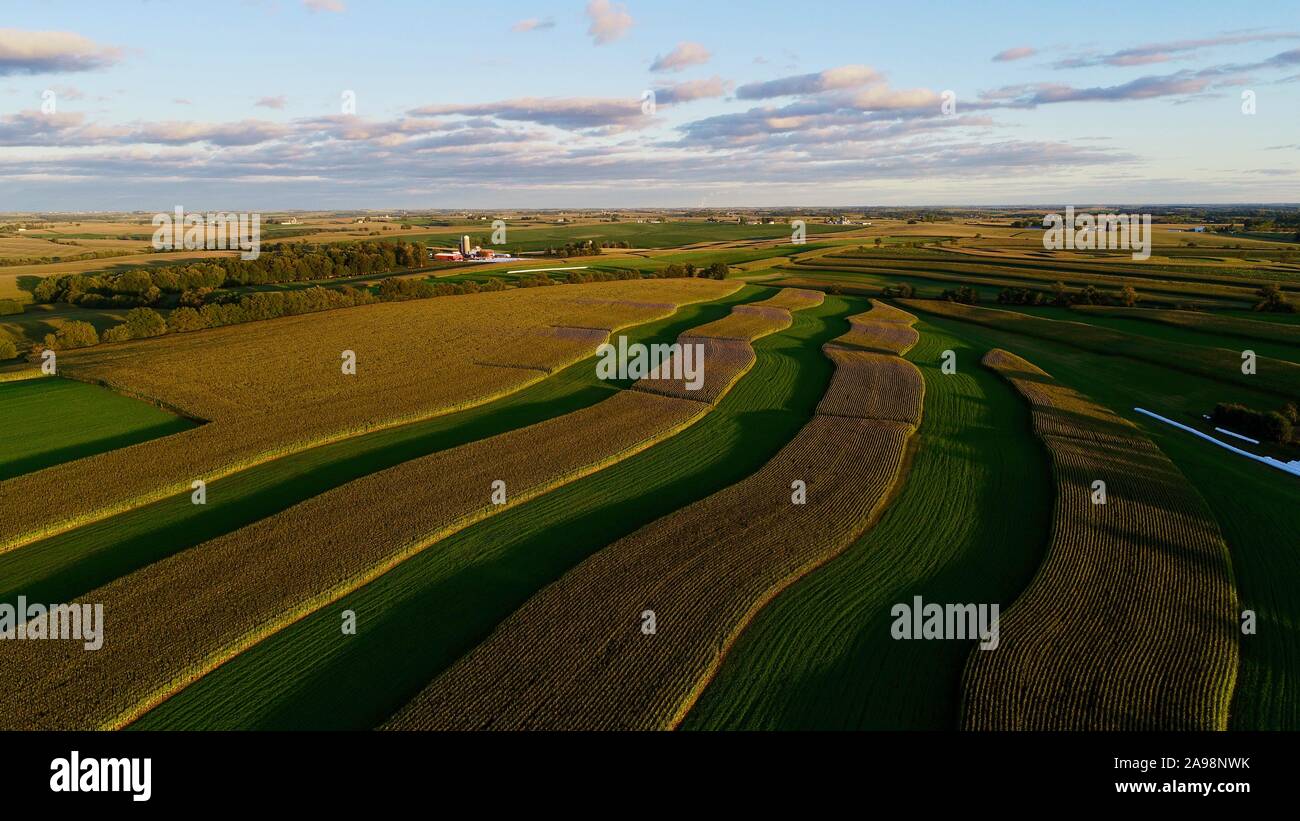 Wisconsin green barns hi-res stock photography and images - Alamy