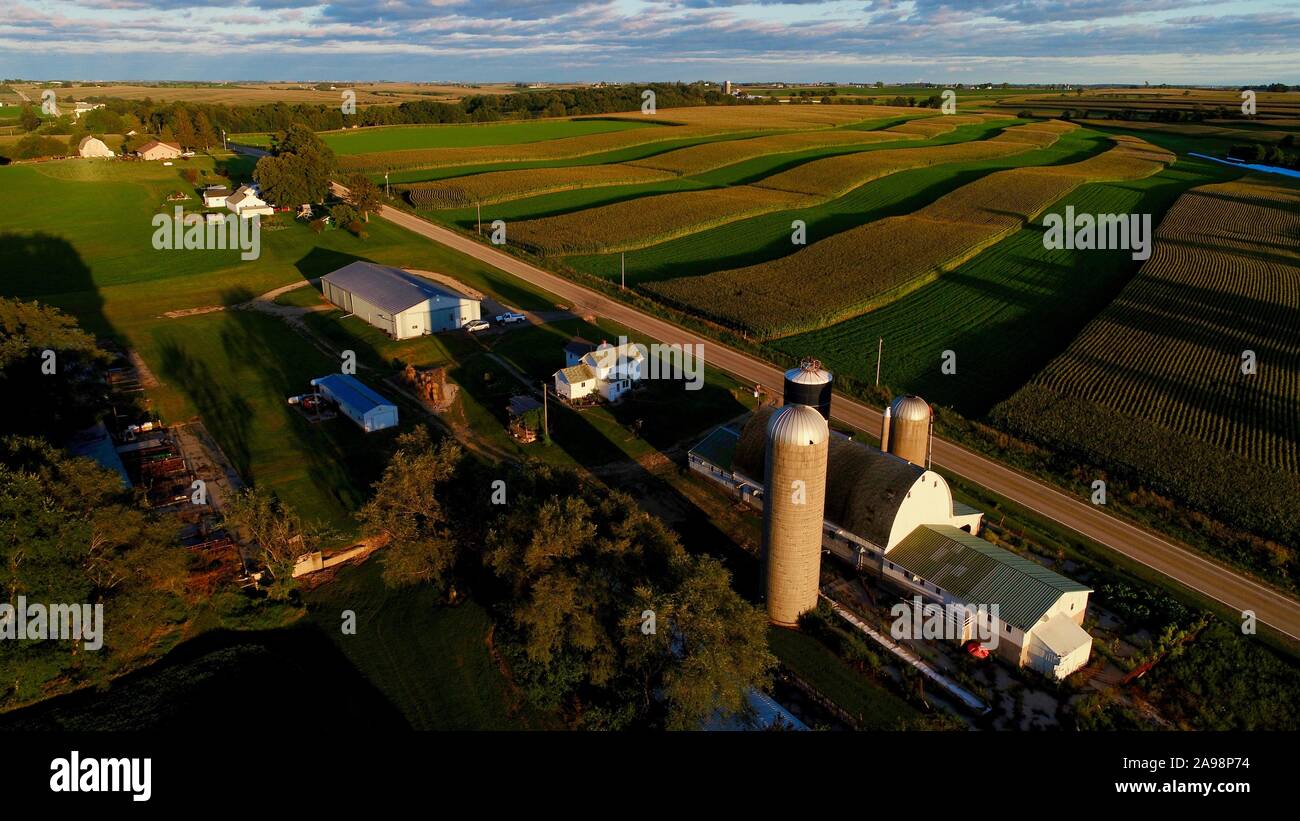 Wisconsin green barns hi-res stock photography and images - Alamy