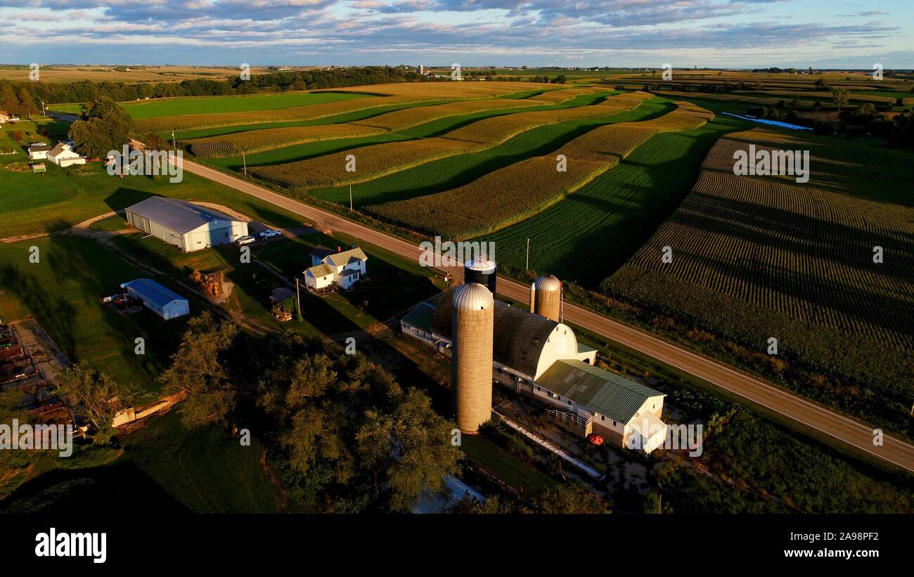 Wisconsin green barns hi-res stock photography and images - Alamy